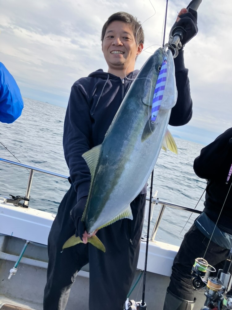奈良県『luck.on.fishing』オーナー村井様より、京丹後でのブリジギング釣果写真＆レポートをいただきました！ - tama.TV